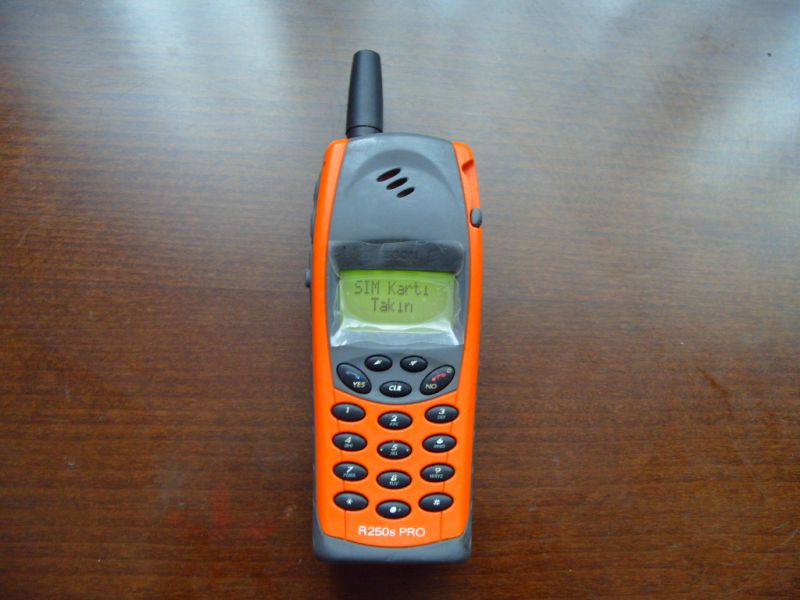 Ericsson R250 Pro, Alanındaki İlk Telefon Geri Döndü!... | GEZENBİLİR FORUM